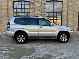 Pelēks Toyota Land Cruiser 2006 Rīga, ar dzinēja tilpumu 3.00 L un nobraukumu 182 tūkst. km par 12900 €, foto 7 vietnē AUTOMOTO.COM.LV