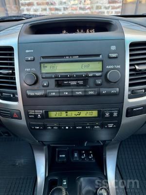 Pelēks Toyota Land Cruiser 2006 Rīga, ar dzinēja tilpumu 3.00 L un nobraukumu 182 tūkst. km par 12900 €, foto 11 vietnē AUTOMOTO.COM.LV