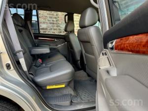 Pelēks Toyota Land Cruiser 2006 Rīga, ar dzinēja tilpumu 3.00 L un nobraukumu 182 tūkst. km par 12900 €, foto 15 vietnē AUTOMOTO.COM.LV