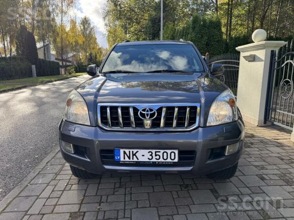 Pelēks Toyota Land Cruiser 2007 Rīga, ar dzinēja tilpumu 3.00 L un nobraukumu 365 tūkst. km par 12200 €, foto 4 vietnē AUTOMOTO.COM.LV