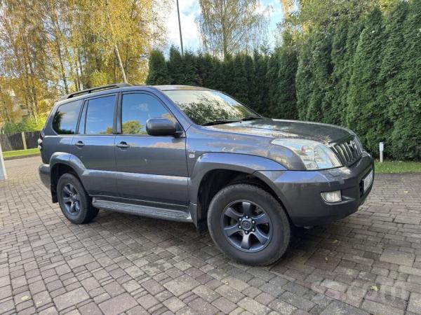 Pelēks Toyota Land Cruiser 2007 Rīga, ar dzinēja tilpumu 3.00 L un nobraukumu 365 tūkst. km par 12200 €, foto 6 vietnē AUTOMOTO.COM.LV