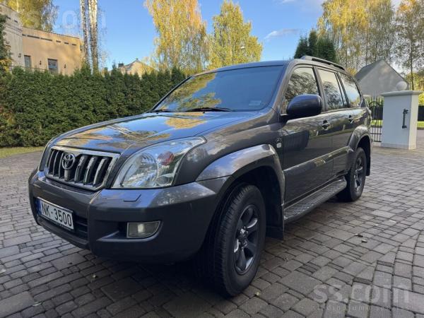 Pelēks Toyota Land Cruiser 2007 Rīga, ar dzinēja tilpumu 3.00 L un nobraukumu 365 tūkst. km par 12200 €, foto 7 vietnē AUTOMOTO.COM.LV
