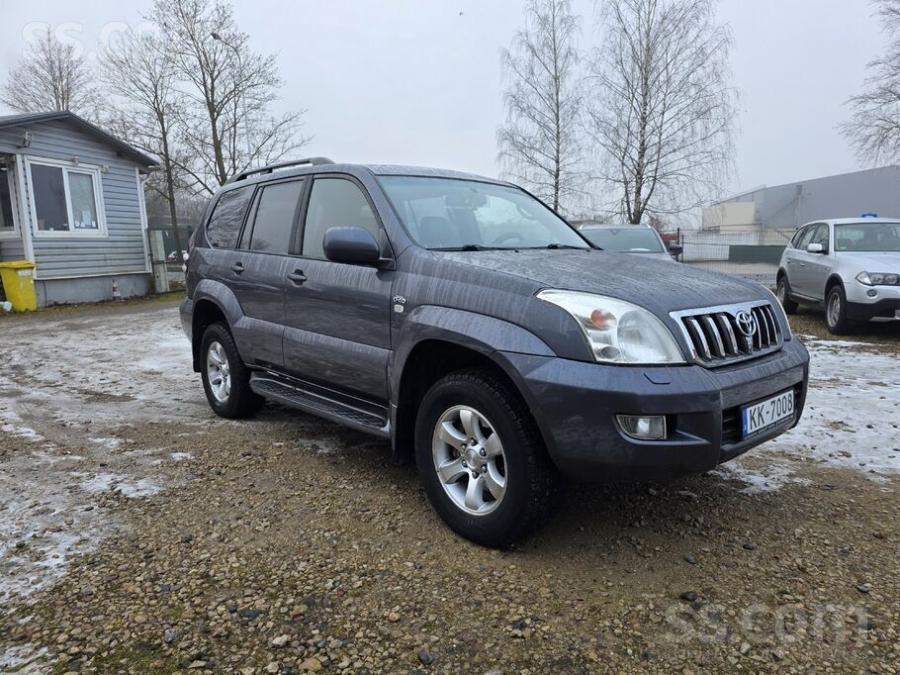 Grey Toyota Land Cruiser 2007 in Rezekne, with an engine capacity of 3.00 L and mileage of 0 thousand km for 9900 €, photo 4 on AUTOMOTO.COM.LV