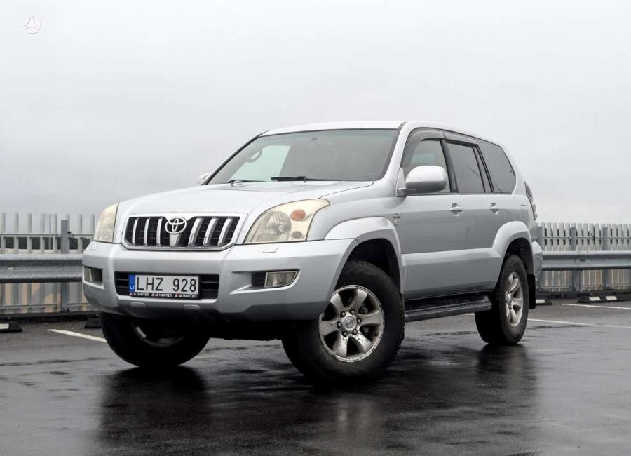 Pelēks Toyota Land Cruiser 2007 Viļņa, ar dzinēja tilpumu 2.98 L un nobraukumu 283 tūkst. km par 11298 €, foto 1 vietnē AUTOMOTO.COM.LV