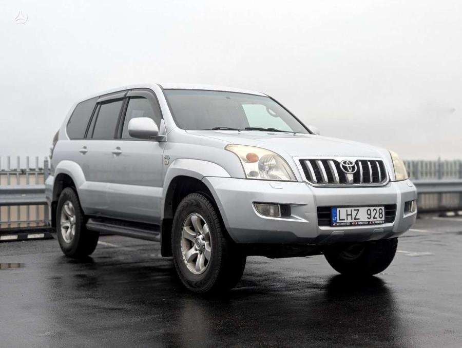 Pelēks Toyota Land Cruiser 2007 Viļņa, ar dzinēja tilpumu 2.98 L un nobraukumu 283 tūkst. km par 11298 €, foto 3 vietnē AUTOMOTO.COM.LV