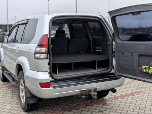 Pelēks Toyota Land Cruiser 2007 Viļņa, ar dzinēja tilpumu 2.98 L un nobraukumu 283 tūkst. km par 11298 €, foto 14 vietnē AUTOMOTO.COM.LV