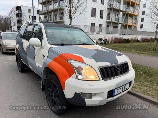 Grey Toyota Land Cruiser 2007 in Tallinn, with an engine capacity of 3.00 L and mileage of 427 thousand km for 5999 €, photo 4 on AUTOMOTO.COM.LV