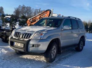 Pelēks Toyota Land Cruiser 2007 Kauņa, ar dzinēja tilpumu 2.98 L un nobraukumu 391 tūkst. km par 8300 €, foto 2 vietnē AUTOMOTO.COM.LV