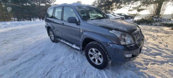 Grey Toyota Land Cruiser 2007 in Panevezys, with an engine capacity of 2.98 L and mileage of 396 thousand km for 10900 €, photo 3 on AUTOMOTO.COM.LV