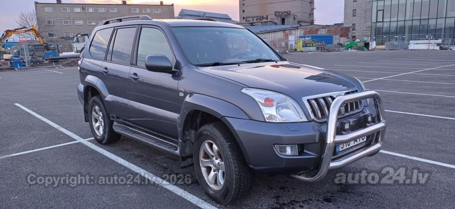 Grey Toyota Land Cruiser 2007 in Tallinn, with an engine capacity of 3.00 L and mileage of 361 thousand km for 11000 €, photo 3 on AUTOMOTO.COM.LV