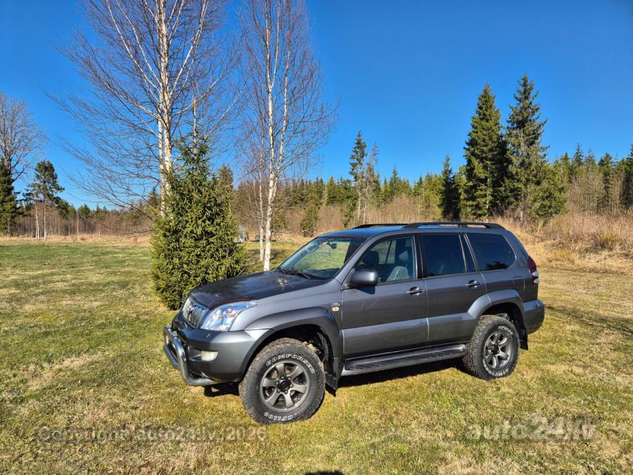Grey Toyota Land Cruiser 2007 in Tallinn, with an engine capacity of 3.00 L and mileage of 195 thousand km for 17500 €, photo 3 on AUTOMOTO.COM.LV