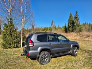 Grey Toyota Land Cruiser 2007 in Tallinn, with an engine capacity of 3.00 L and mileage of 195 thousand km for 17500 €, photo 4 on AUTOMOTO.COM.LV