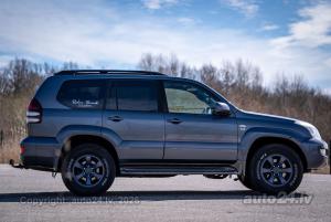 Grey Toyota Land Cruiser 2007 in Maardu, with an engine capacity of 3.00 L and mileage of 372 thousand km for 13000 €, photo 5 on AUTOMOTO.COM.LV
