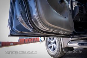 Grey Toyota Land Cruiser 2007 in Maardu, with an engine capacity of 3.00 L and mileage of 372 thousand km for 13000 €, photo 18 on AUTOMOTO.COM.LV