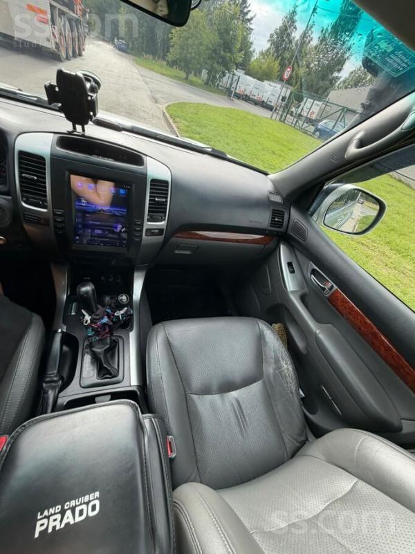 Toyota Land Cruiser 2007 Rīga vietnē Pelēks Toyota Land Cruiser 2007 Rīga, ar dzinēja tilpumu 3.00 L un nobraukumu 289 tūkst. km par 9300 €, foto 10 vietnē AUTOMOTO.COM.LV