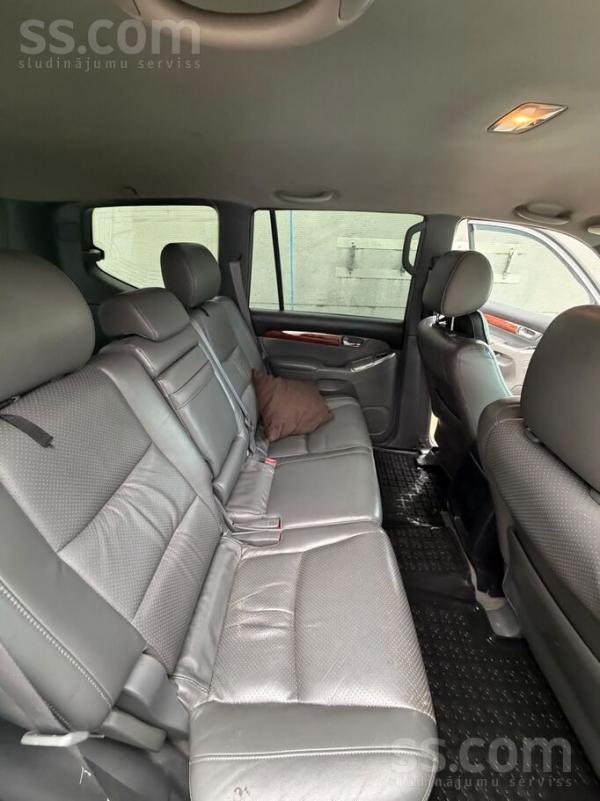 Toyota Land Cruiser 2007 Rīga vietnē Pelēks Toyota Land Cruiser 2007 Rīga, ar dzinēja tilpumu 3.00 L un nobraukumu 289 tūkst. km par 9300 €, foto 11 vietnē AUTOMOTO.COM.LV
