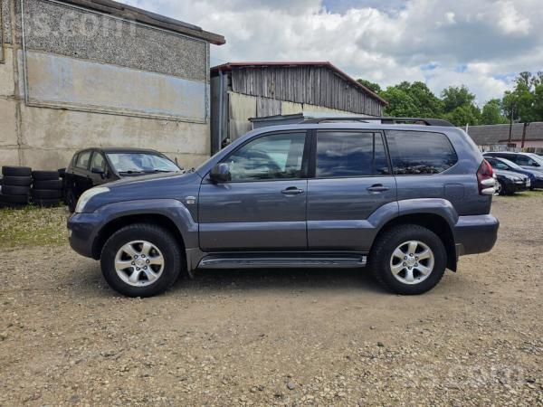 Pelēks Toyota Land Cruiser 2007 Rēzekne, ar dzinēja tilpumu 3.00 L un nobraukumu 0 tūkst. km par 5950 €, foto 1 vietnē AUTOMOTO.COM.LV