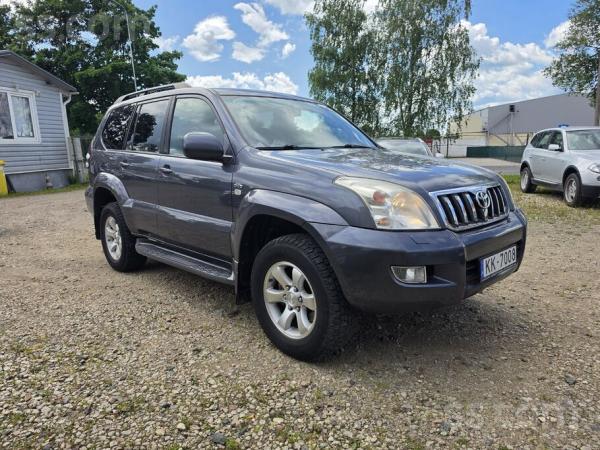 Pelēks Toyota Land Cruiser 2007 Rēzekne, ar dzinēja tilpumu 3.00 L un nobraukumu 0 tūkst. km par 5950 €, foto 4 vietnē AUTOMOTO.COM.LV