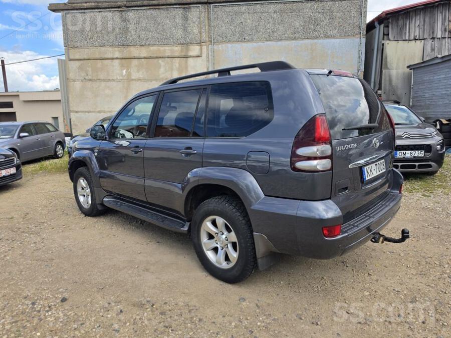 Pelēks Toyota Land Cruiser 2007 Rēzekne, ar dzinēja tilpumu 3.00 L un nobraukumu 0 tūkst. km par 5950 €, foto 7 vietnē AUTOMOTO.COM.LV