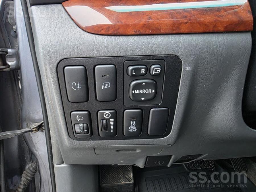 Pelēks Toyota Land Cruiser 2007 Rēzekne, ar dzinēja tilpumu 3.00 L un nobraukumu 0 tūkst. km par 5950 €, foto 18 vietnē AUTOMOTO.COM.LV