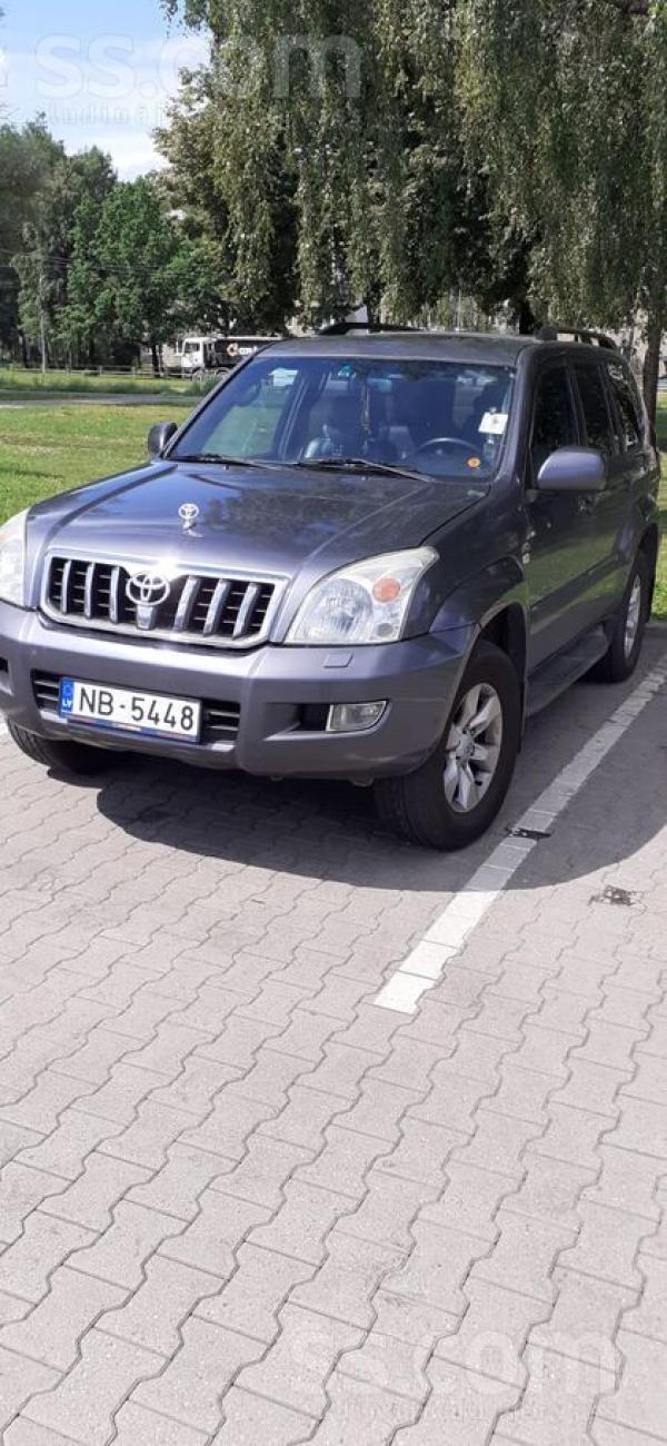 Pelēks Toyota Land Cruiser 2007 Rīga, ar dzinēja tilpumu 3.00 L un nobraukumu 389 tūkst. km par 9000 €, foto 3 vietnē AUTOMOTO.COM.LV