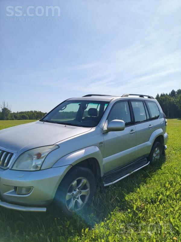 Pelēks Toyota Land Cruiser 2007 Cēsis, ar dzinēja tilpumu 3.00 L un nobraukumu 349 tūkst. km par 5500 €, foto 4 vietnē AUTOMOTO.COM.LV