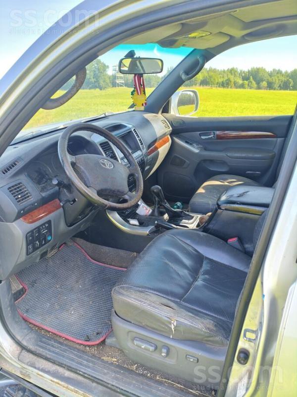 Pelēks Toyota Land Cruiser 2007 Cēsis, ar dzinēja tilpumu 3.00 L un nobraukumu 349 tūkst. km par 5500 €, foto 5 vietnē AUTOMOTO.COM.LV