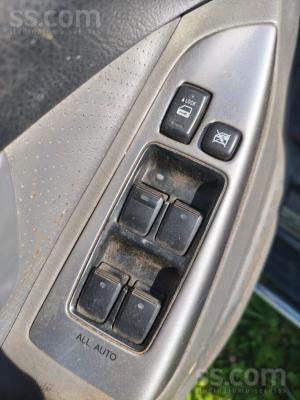 Pelēks Toyota Land Cruiser 2007 Cēsis, ar dzinēja tilpumu 3.00 L un nobraukumu 349 tūkst. km par 5500 €, foto 10 vietnē AUTOMOTO.COM.LV