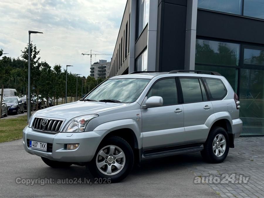 Pelēks Toyota Land Cruiser 2007 Tallina, ar dzinēja tilpumu 3.00 L un nobraukumu 286 tūkst. km par 9799 €, foto 3 vietnē AUTOMOTO.COM.LV