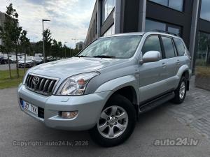 Pelēks Toyota Land Cruiser 2007 Tallina, ar dzinēja tilpumu 3.00 L un nobraukumu 286 tūkst. km par 9799 €, foto 4 vietnē AUTOMOTO.COM.LV