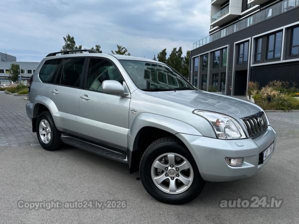 Pelēks Toyota Land Cruiser 2007 Tallina, ar dzinēja tilpumu 3.00 L un nobraukumu 286 tūkst. km par 9799 €, foto 5 vietnē AUTOMOTO.COM.LV