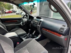 Pelēks Toyota Land Cruiser 2007 Tallina, ar dzinēja tilpumu 3.00 L un nobraukumu 286 tūkst. km par 9799 €, foto 20 vietnē AUTOMOTO.COM.LV