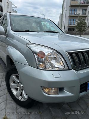 Pelēks Toyota Land Cruiser 2007 Tallina, ar dzinēja tilpumu 3.00 L un nobraukumu 286 tūkst. km par 9799 €, foto 24 vietnē AUTOMOTO.COM.LV