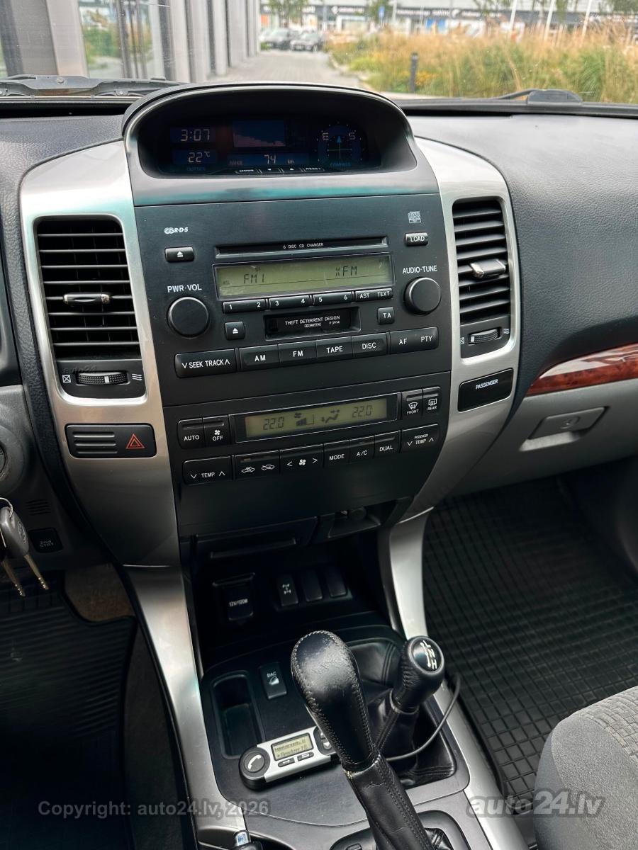 Pelēks Toyota Land Cruiser 2007 Tallina, ar dzinēja tilpumu 3.00 L un nobraukumu 286 tūkst. km par 9799 €, foto 26 vietnē AUTOMOTO.COM.LV