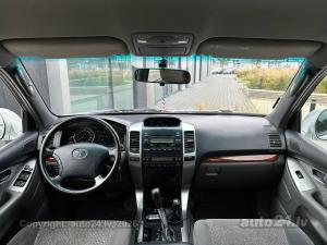 Pelēks Toyota Land Cruiser 2007 Tallina, ar dzinēja tilpumu 3.00 L un nobraukumu 286 tūkst. km par 9799 €, foto 28 vietnē AUTOMOTO.COM.LV