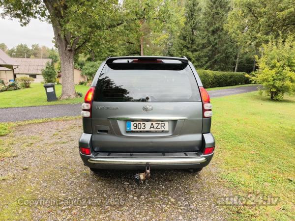 Grey Toyota Land Cruiser 2007 in Tallinn, with an engine capacity of 3.00 L and mileage of 0 thousand km for 9500 €, photo 4 on AUTOMOTO.COM.LV