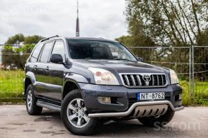 Pelēks Toyota Land Cruiser 2007 Rīga, ar dzinēja tilpumu 3.00 L un nobraukumu 423 tūkst. km par 7990 €, foto 3 vietnē AUTOMOTO.COM.LV