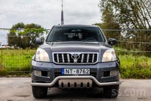 Pelēks Toyota Land Cruiser 2007 Rīga, ar dzinēja tilpumu 3.00 L un nobraukumu 423 tūkst. km par 7990 €, foto 4 vietnē AUTOMOTO.COM.LV