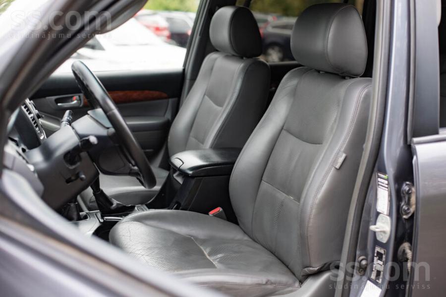 Pelēks Toyota Land Cruiser 2007 Rīga, ar dzinēja tilpumu 3.00 L un nobraukumu 423 tūkst. km par 7990 €, foto 16 vietnē AUTOMOTO.COM.LV