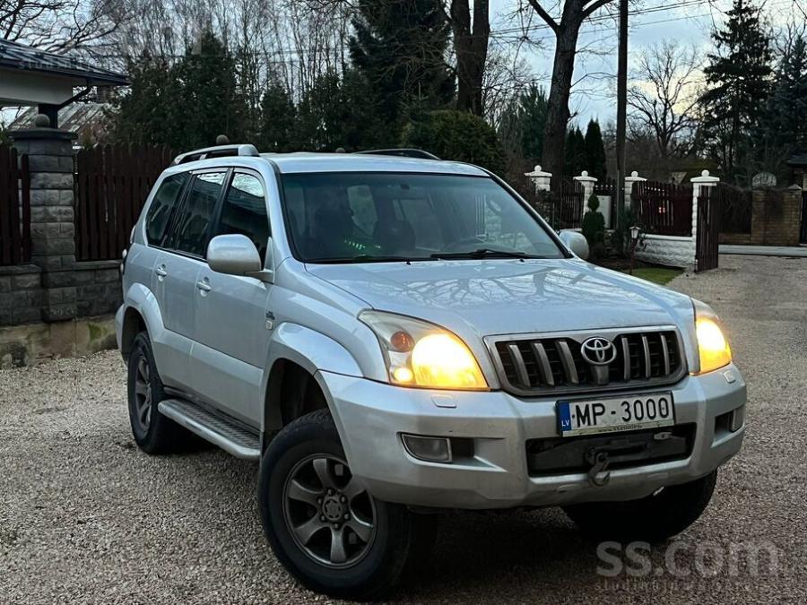 Grey Toyota Land Cruiser 2008 in Riga, with an engine capacity of 3.00 L and mileage of 365 thousand km for 8299 €, photo 1 on AUTOMOTO.COM.LV