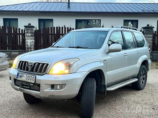 Grey Toyota Land Cruiser 2008 in Riga, with an engine capacity of 3.00 L and mileage of 365 thousand km for 8299 €, photo 3 on AUTOMOTO.COM.LV