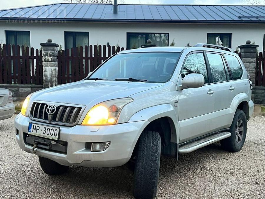 Grey Toyota Land Cruiser 2008 in Riga, with an engine capacity of 3.00 L and mileage of 365 thousand km for 8299 €, photo 3 on AUTOMOTO.COM.LV