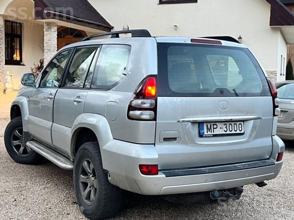 Grey Toyota Land Cruiser 2008 in Riga, with an engine capacity of 3.00 L and mileage of 365 thousand km for 8299 €, photo 4 on AUTOMOTO.COM.LV
