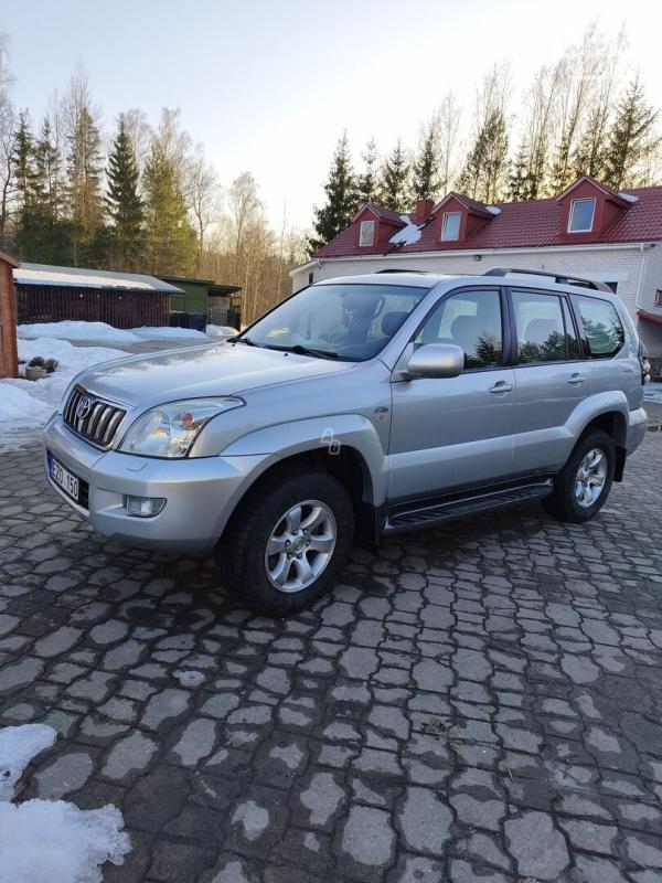 Pelēks Toyota Land Cruiser 2008 Jonava, ar dzinēja tilpumu 3.00 L un nobraukumu 364 tūkst. km par 12500 €, foto 1 vietnē AUTOMOTO.COM.LV