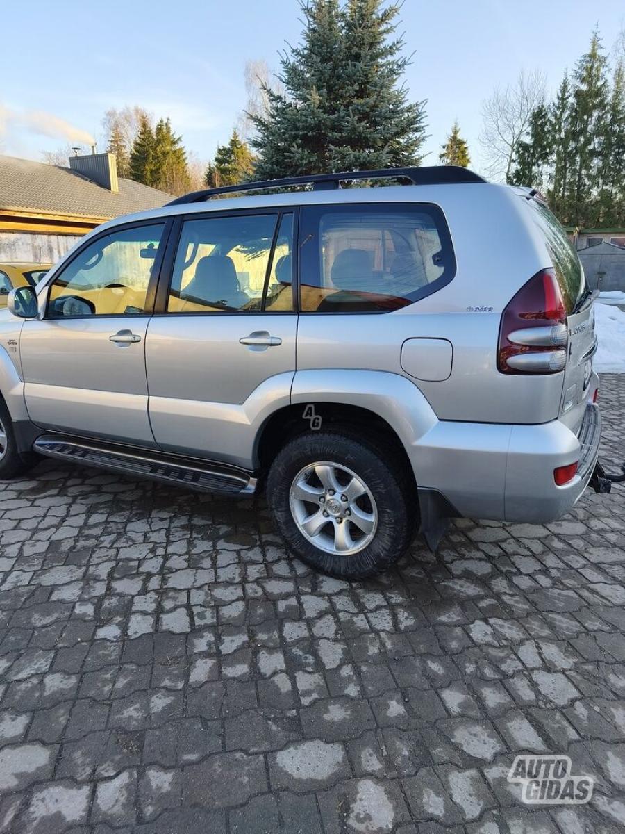 Pelēks Toyota Land Cruiser 2008 Jonava, ar dzinēja tilpumu 3.00 L un nobraukumu 364 tūkst. km par 12500 €, foto 4 vietnē AUTOMOTO.COM.LV