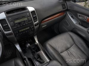 Grey Toyota Land Cruiser 2008 in Riga, with an engine capacity of 3.00 L and mileage of 225 thousand km for 9970 €, photo 11 on AUTOMOTO.COM.LV
