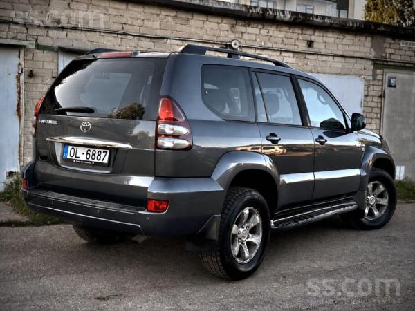 Grey Toyota Land Cruiser 2008 in Riga, with an engine capacity of 3.00 L and mileage of 225 thousand km for 9970 €, photo 2 on AUTOMOTO.COM.LV