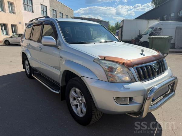 Grey Toyota Land Cruiser 2008 in Riga, with an engine capacity of 3.00 L and mileage of 239 thousand km for 10800 €, photo 1 on AUTOMOTO.COM.LV