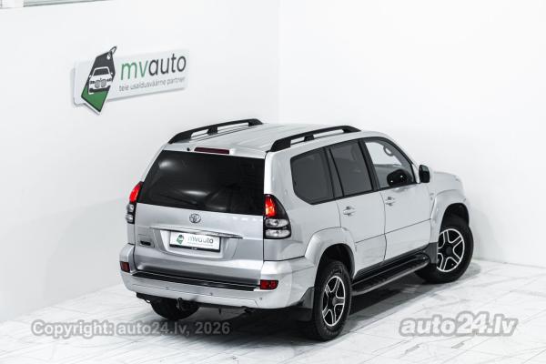 Pelēks Toyota Land Cruiser 2008 Tallina, ar dzinēja tilpumu 3.00 L un nobraukumu 276 tūkst. km par 12500 €, foto 2 vietnē AUTOMOTO.COM.LV