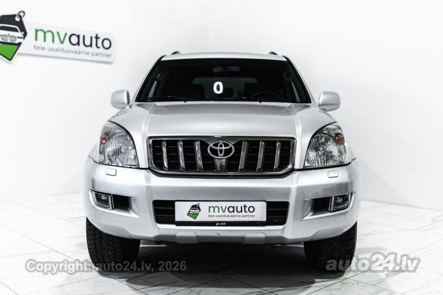 Grey Toyota Land Cruiser 2008 in Tallinn, with an engine capacity of 3.00 L and mileage of 276 thousand km for 12500 €, photo 5 on AUTOMOTO.COM.LV